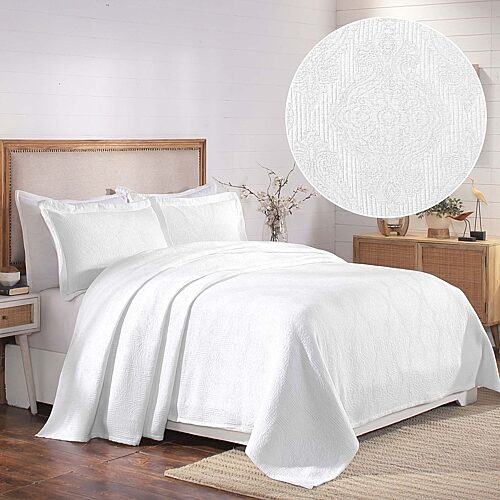 Click here for SUPERIOR Victory Medallion Matelasse Traditional F... prices