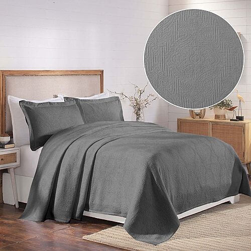 Click here for SUPERIOR Victory Medallion Matelasse Traditional F... prices