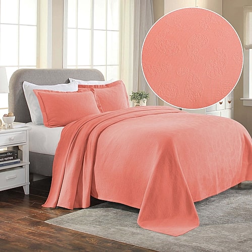 Click here for Superior Jacquard Matelasse Paisley 3pc. Bedspread... prices