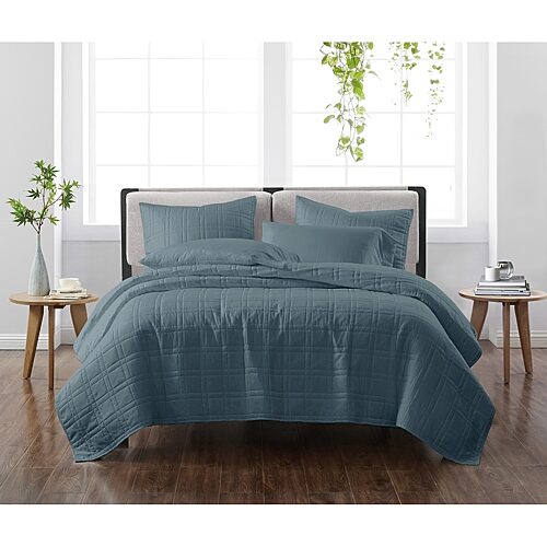 Click here for Cannon Heritage Solid Reversible 3pc. Quilt Set prices