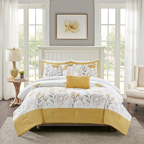 Click here for Harbor House Meadow 5-pc. Midweight Comforter Set... prices