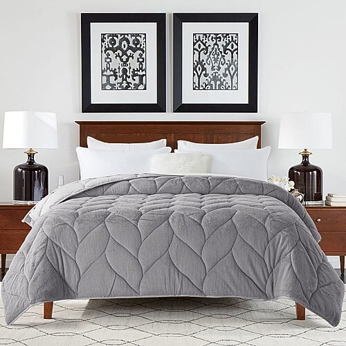 Click here for Waverly Cozy Down Alternative Comforter prices