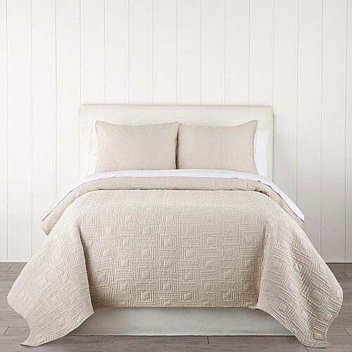 Click here for Liz Claiborne Camille Coverlet  One Size  Beige prices