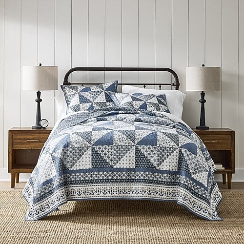 Click here for Linden Street Dayton Quilt  One Size  Blue prices