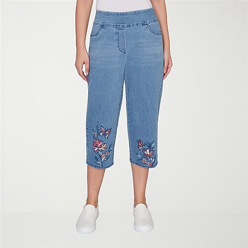 Click here for Alfred Dunner Austin Womens Mid Rise Capri Jean  1... prices