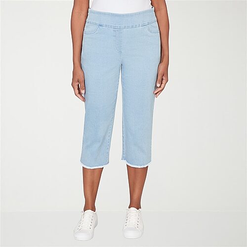 Click here for Alfred Dunner Classics Womens Mid Rise Capri Jean... prices