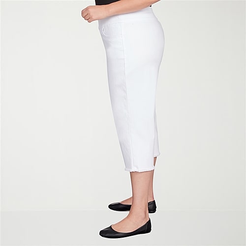 Click here for Alfred Dunner Classics Womens Plus Mid Rise Stretc... prices