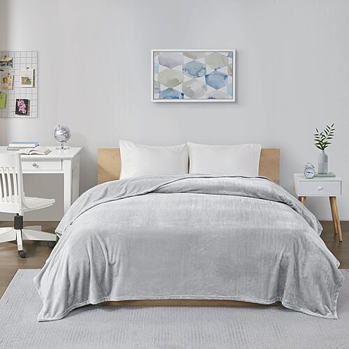 Click here for Intelligent Design Microlight Plush Blanket  One S... prices