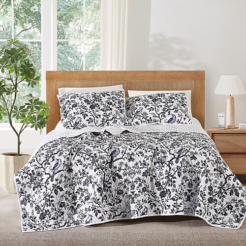 Click here for Brooklyn Loom Ava Floral 3pc. Quilt Set prices
