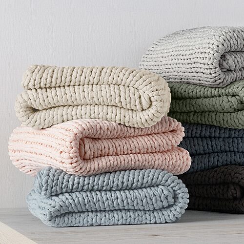 Click here for Soft Essentials Ultra Soft Chunky Knit Throw - 59x... prices
