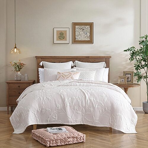Click here for Peri Home Medallion Floral 3-Pc. Quilt Set  King -... prices