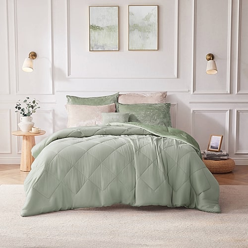 Click here for Intelligent Design Felicia Velvet 3-Pc. Comforter... prices