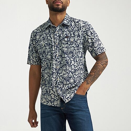 Click here for Lee Mens Short Sleeve Regular Fit Button-Down Shir... prices