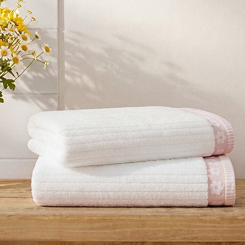 Click here for Intelligent Design Flora Rib 2-pc. Quick Dry Bath... prices