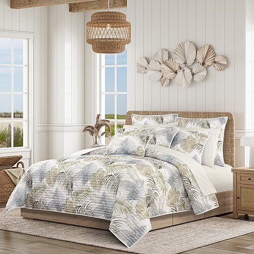 Click here for Salt Life Hatteras Floral 3-Piece Quilt Set  Full/... prices