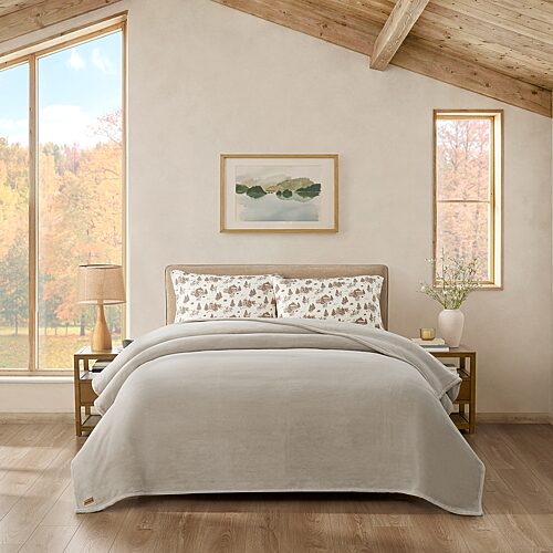 Click here for Bearpaw Super Cozy Midweight Blanket  One Size  Be... prices