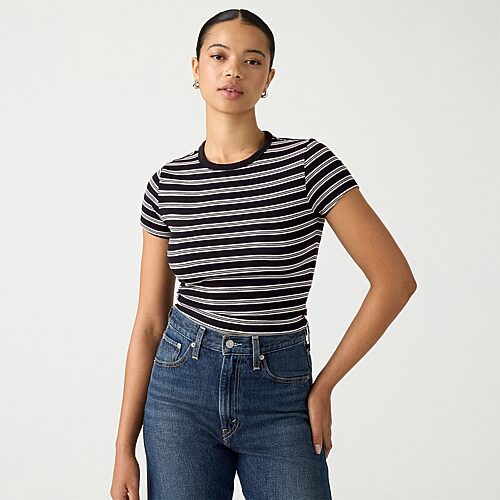 Click here for Levis Womens Hayes Cropped Tee  Small  Black prices