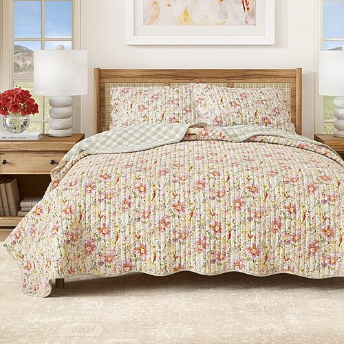 Click here for Linery Floral Bloom Scalloped Reversible Quilt Set... prices